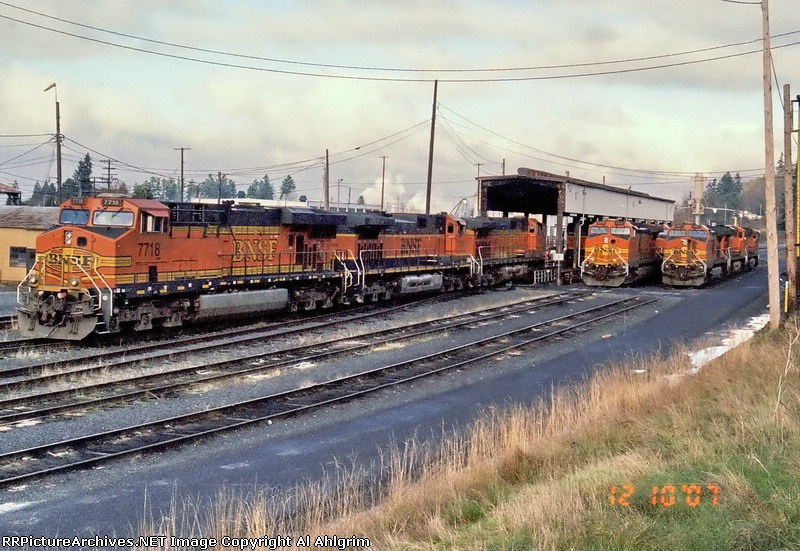 BNSF 7718